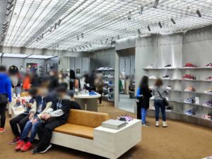 ジョーダンストア「World of Flight Tokyo Shibuya」の入店方法や限定カスタマイズ商品 | もののながれや